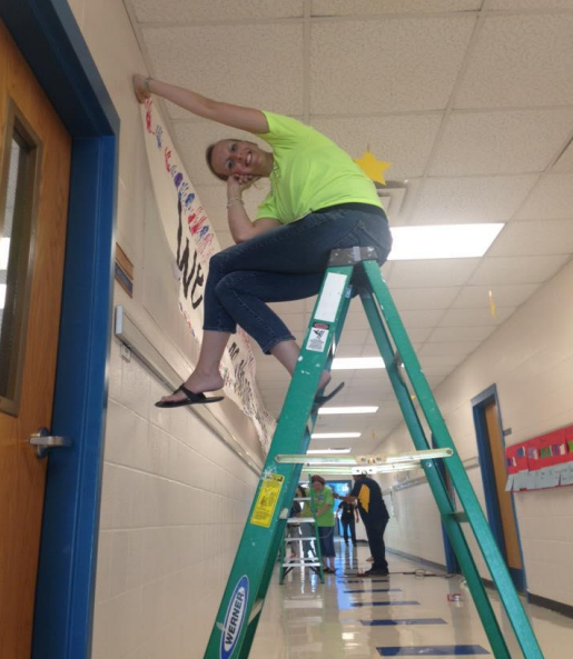 Spot The Safety Violation: A Lesson in Ladder Safety - OHS Insider