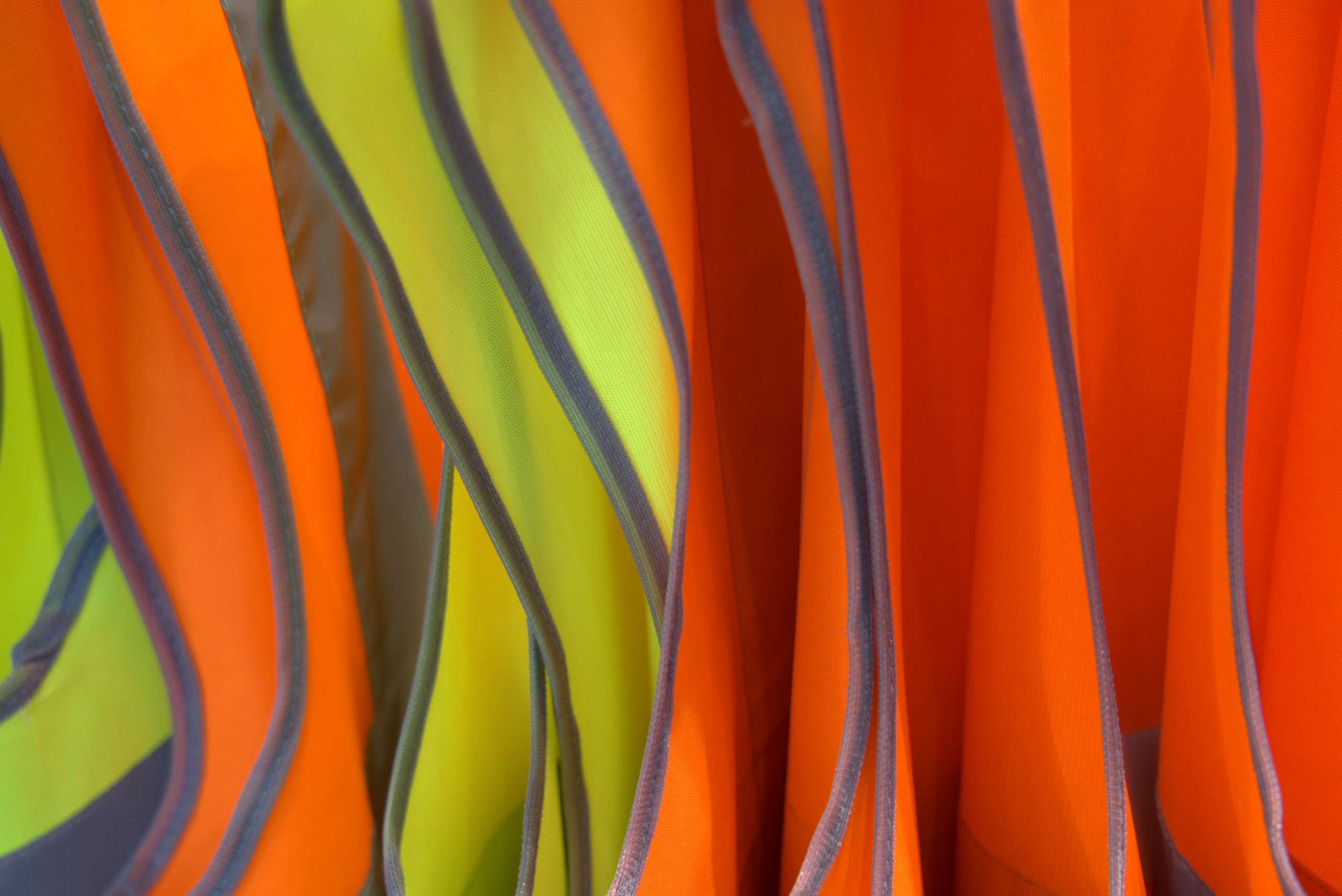 High-Visibility Clothing Standard – Quick Tips – SafetyNow ILT