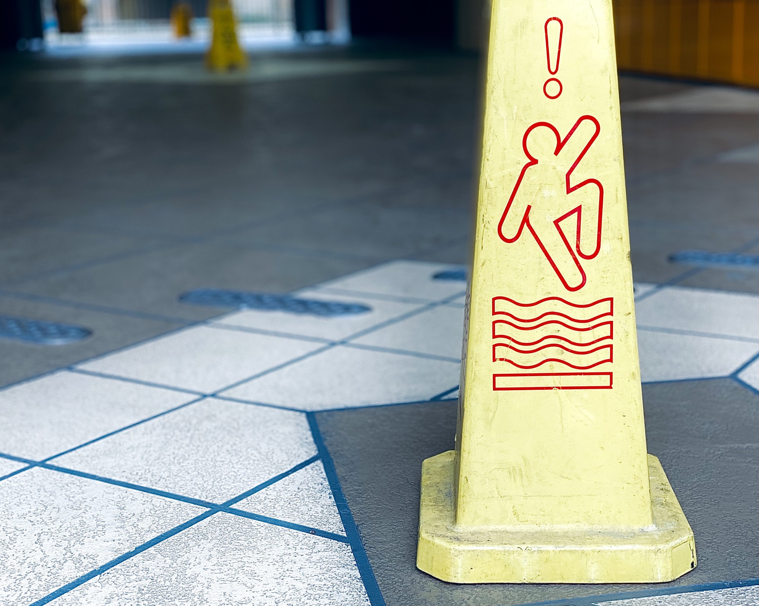 Stopping Slips, Trips and Falls – Micro Course – SafetyNow ILT